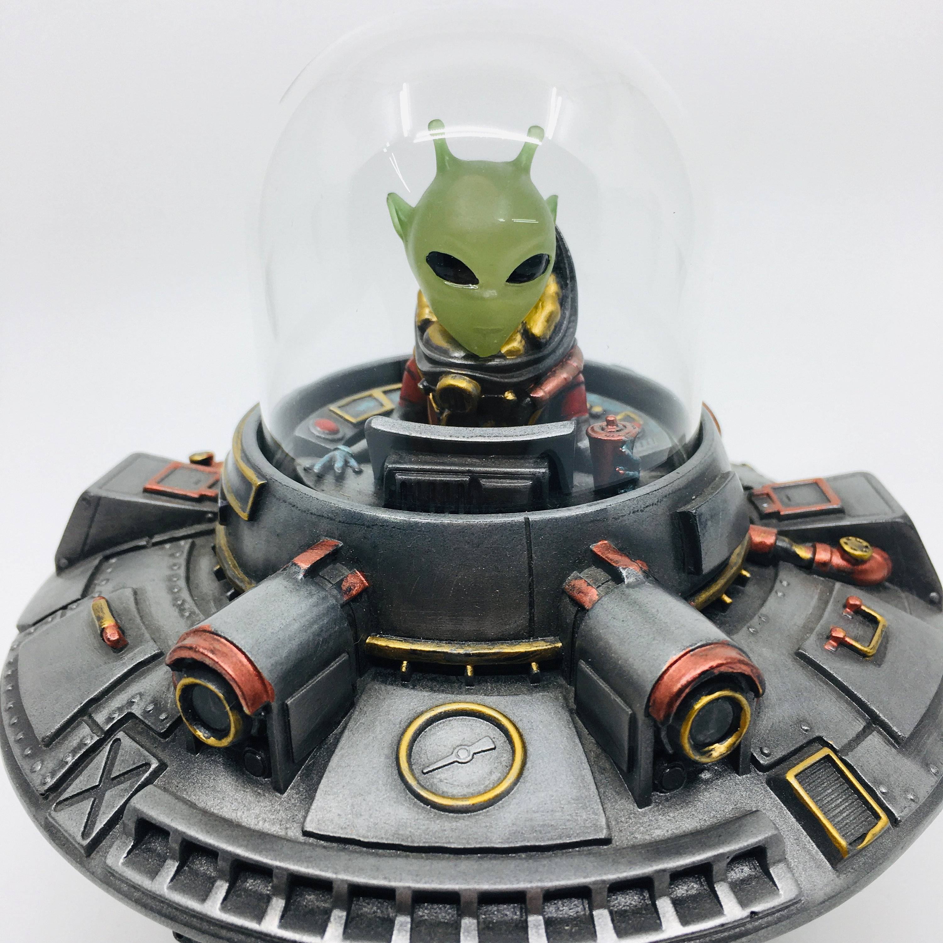 Alien & UFO Figurine - Etsy