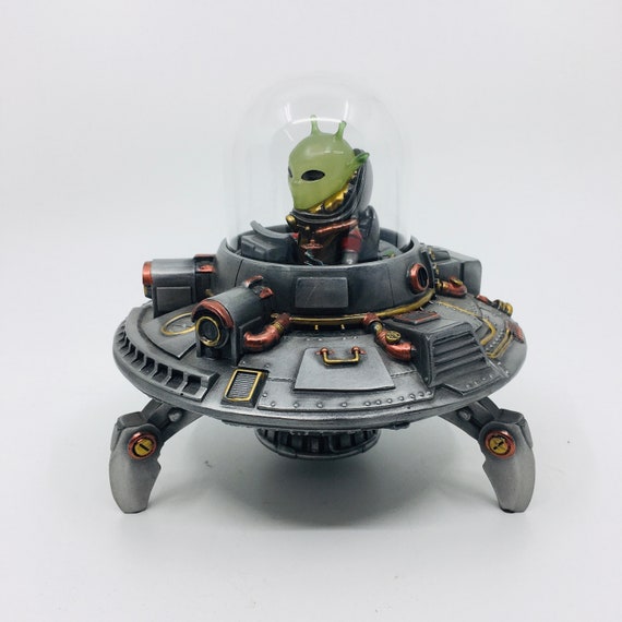 Alien & UFO Figurine - Etsy