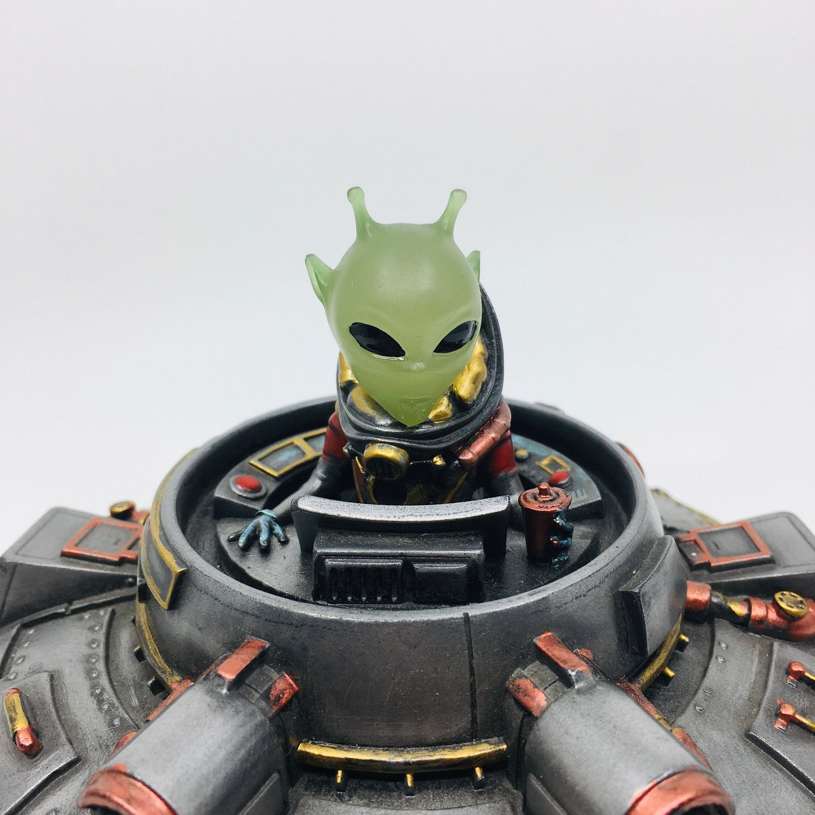Alien & UFO Figurine - Etsy