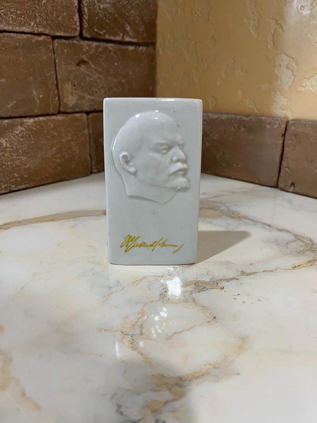 Vintage Soviet Porcelain Figurine Lenin. Souvenir LFK Plaque Lenin 1970 ...