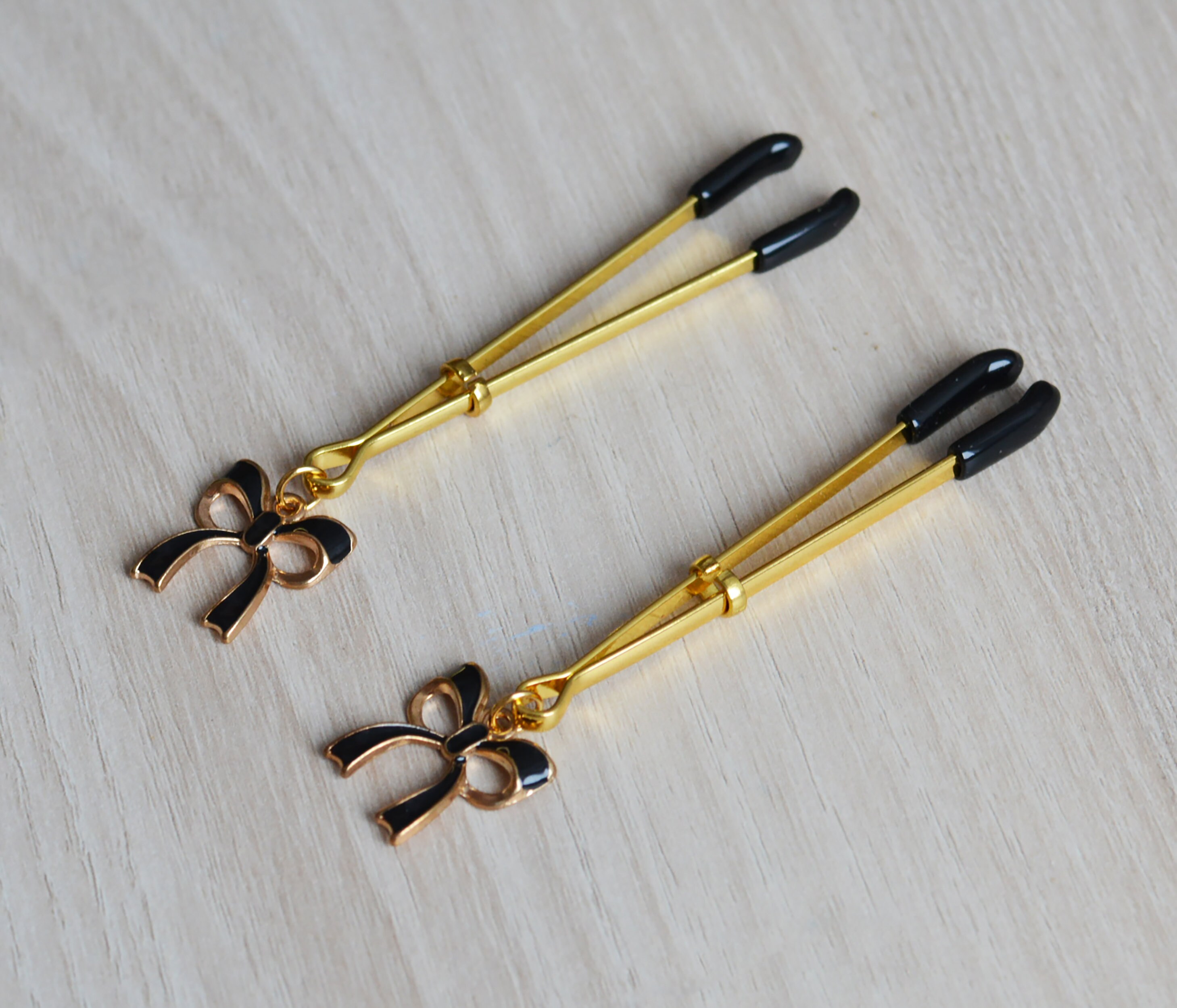 Gold Bow Nipple Clamps With Removable Chain in Black or Gold Color ...