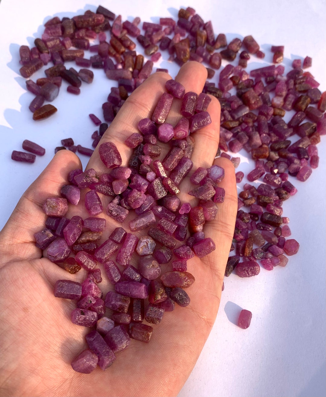 300 Grams Pink / Red Ruby Crystals With Stalactites Patterns & UV ...