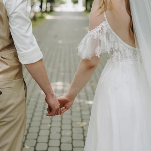 LEAVES WEDDING DRESS Feathers Details Wedding Dress Unique Wedding ...