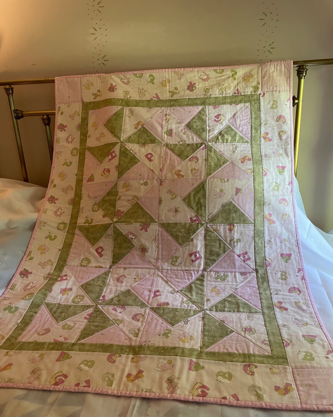 Pinwheel Alphabet Babies- Baby Quilt Features 6 Soft Green Pinwheels ...