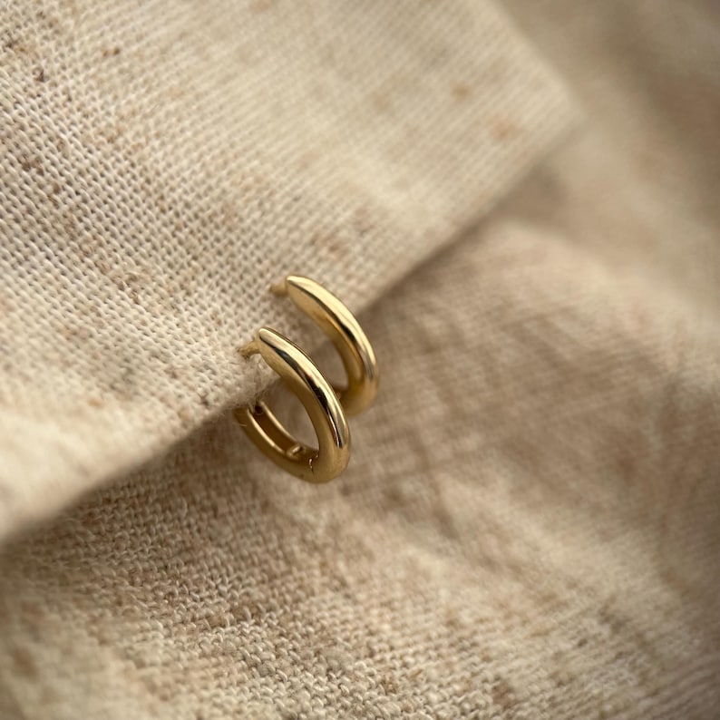 9ct Gold Oval Very Small 6mm X 7.5mm Internal Diameter Huggie Hoops ...