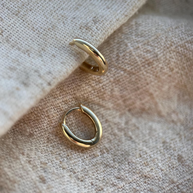 9ct Gold Oval Very Small 6mm X 7.5mm Internal Diameter Huggie Hoops ...