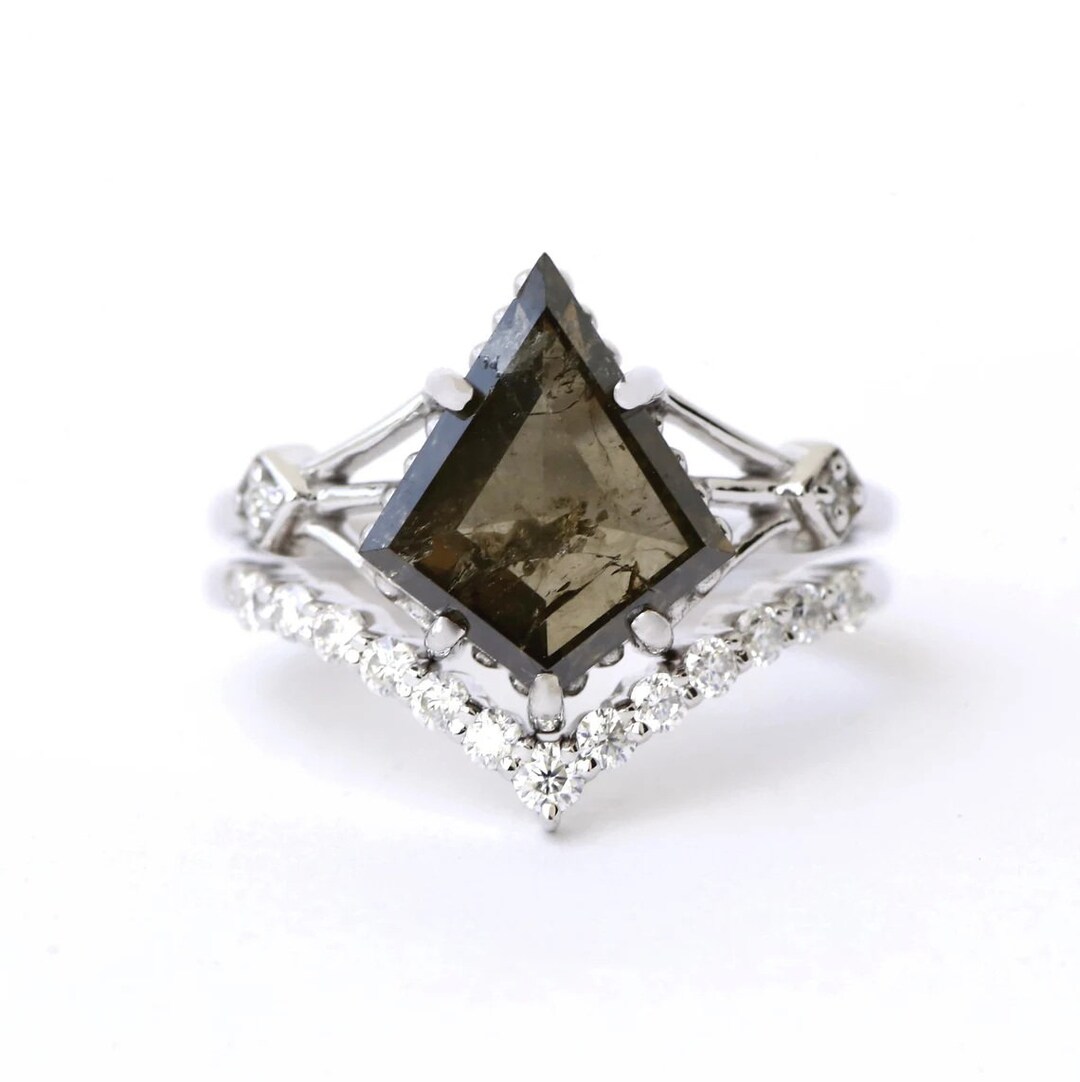 Kite Diamond Ring Set: 14k Gold, Salt and Pepper Engagement Ring - Etsy