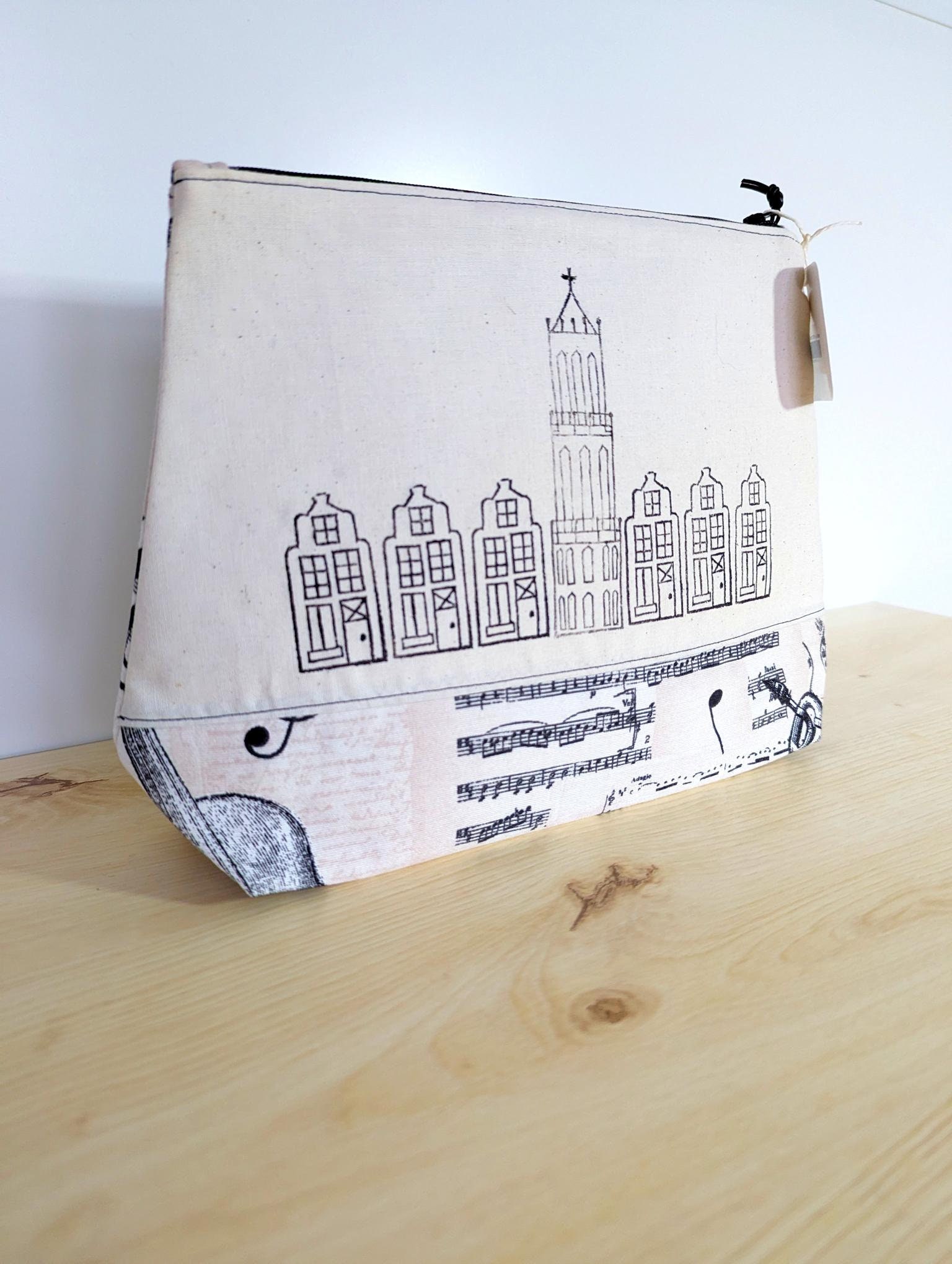 Zipper Pouch, Musical Notes Pattern, Handprint Pouch, Pouch DOM Utrecht ...