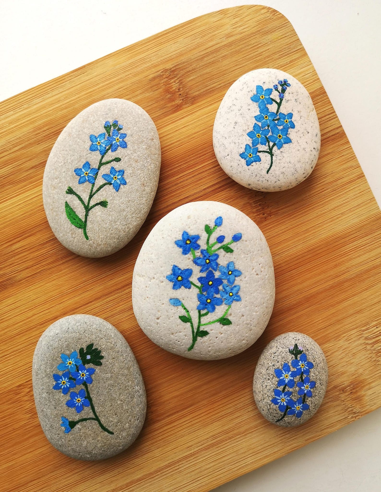 Painted Stones, Painted Forget Me Not Stones, Painted Flower Stones ...