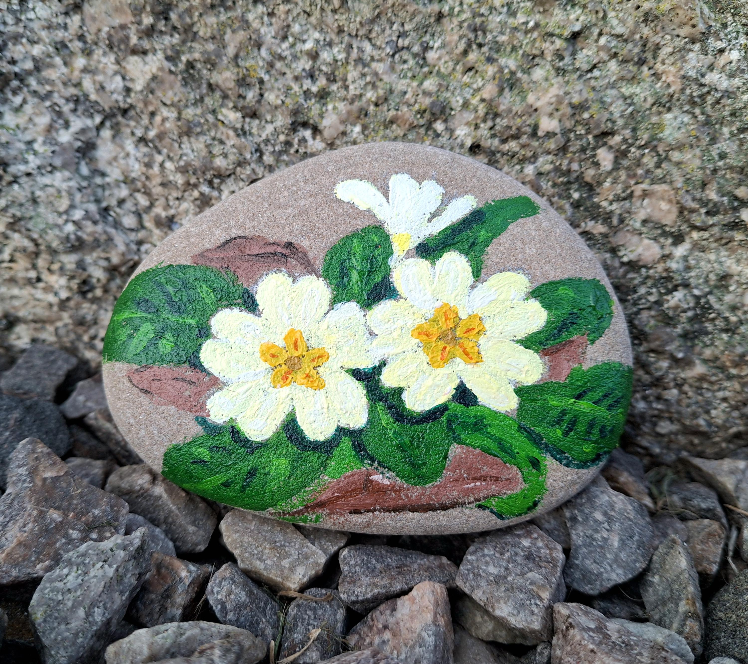 Painted Stones, Flower Painted Stones, Painted Rocks, Spring Painted ...