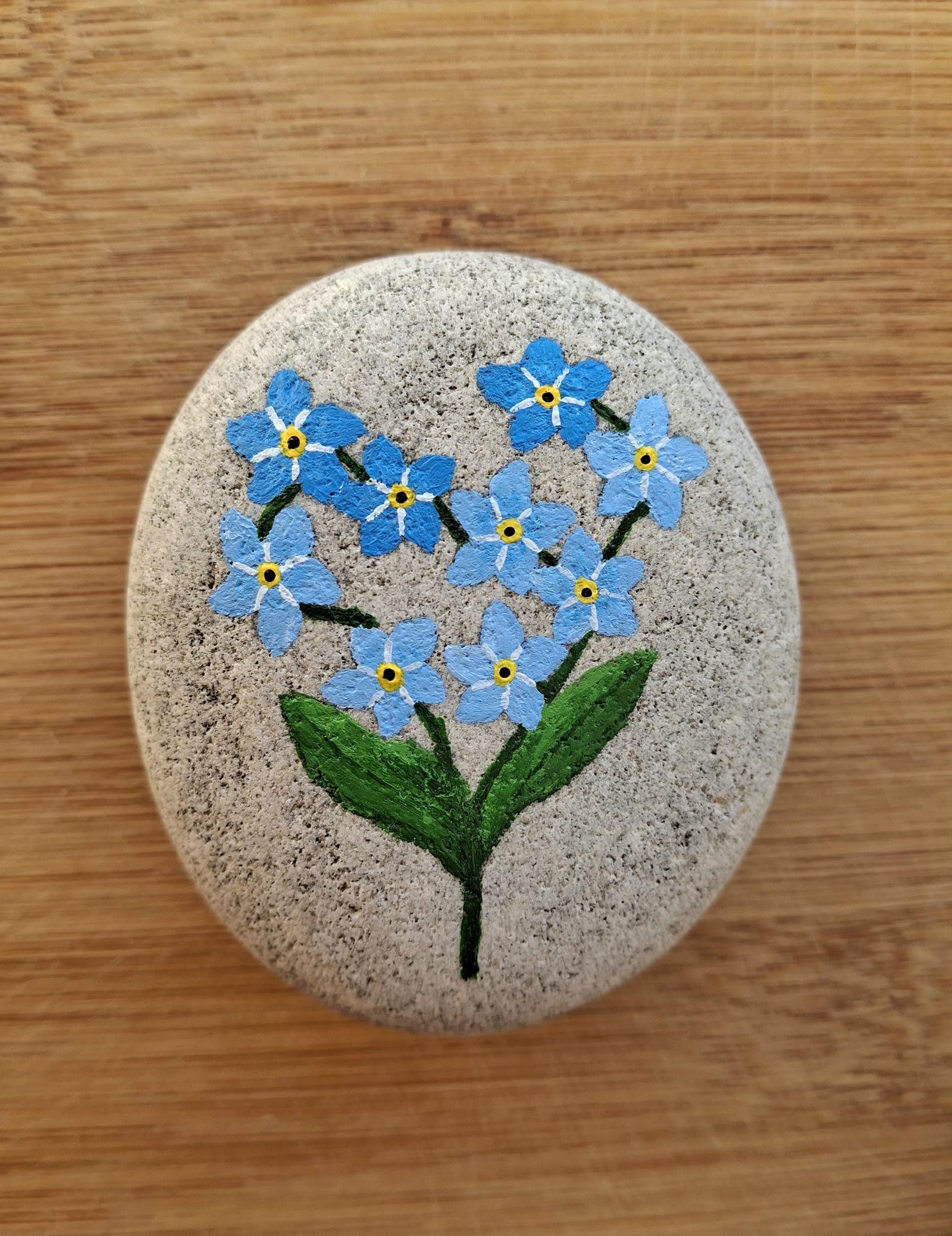 Painted Stones, Painted Forget Me Not Stones, Painted Flower Stones ...