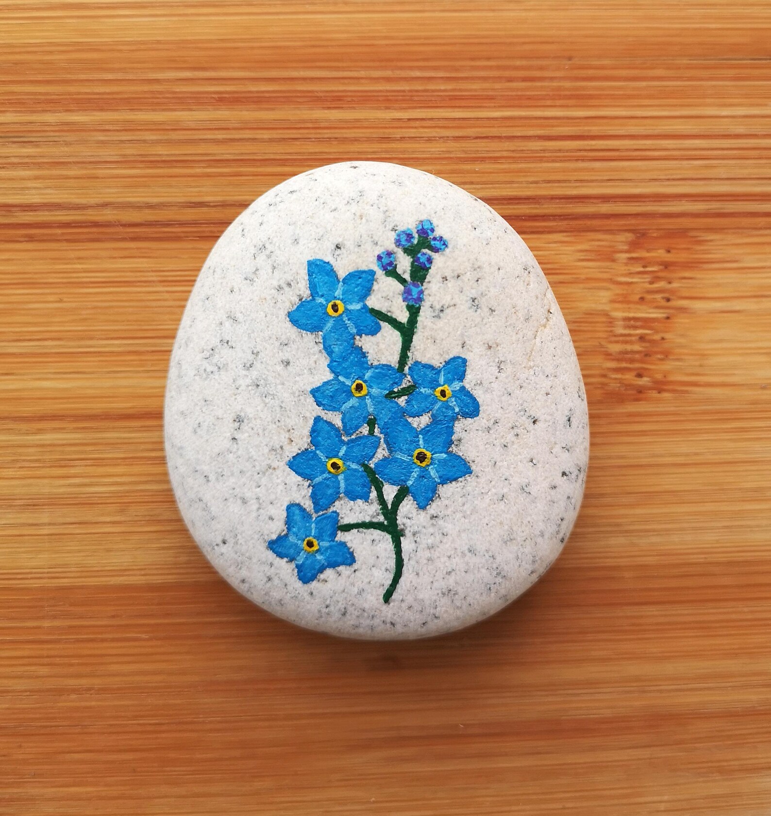 Painted Stones, Painted Forget Me Not Stones, Painted Flower Stones ...
