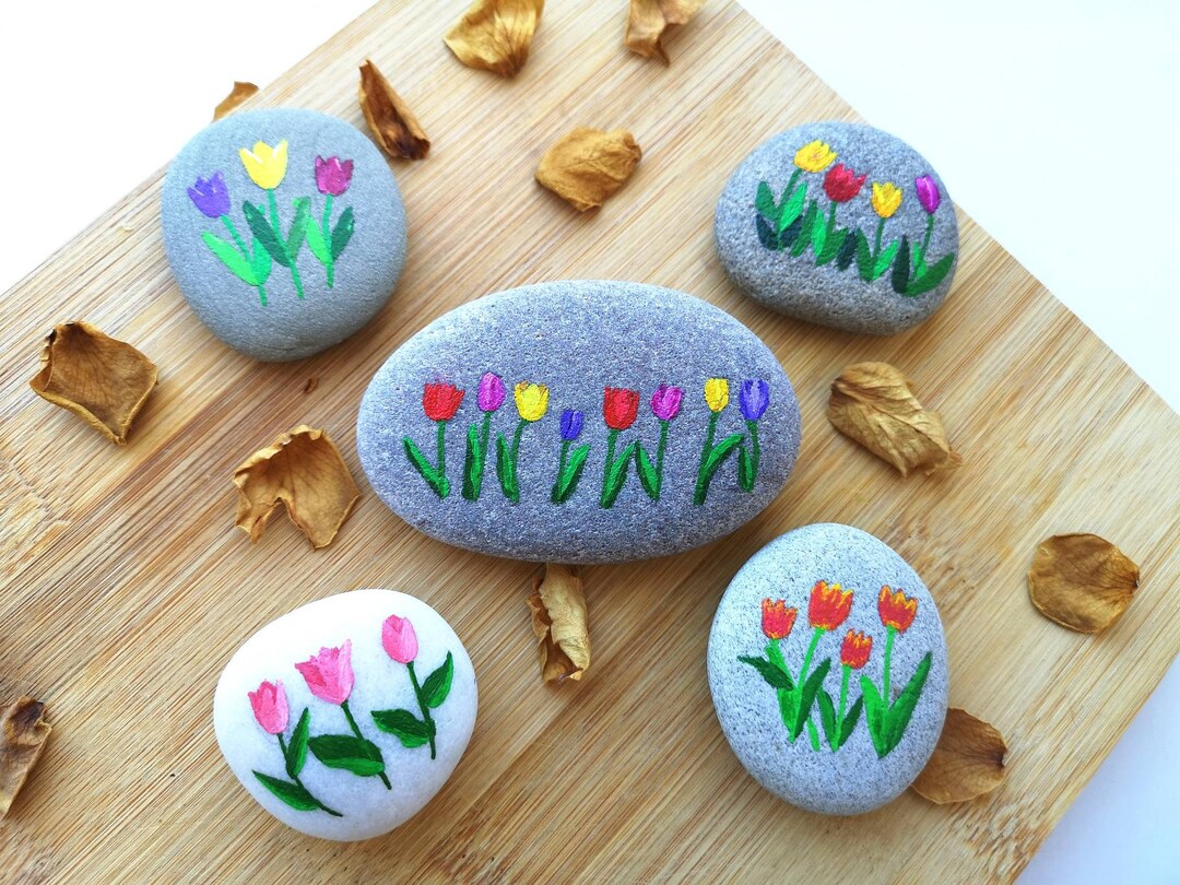 Painted Stones, Painted Tulip Stones, Painted Flower Stones, Painted ...
