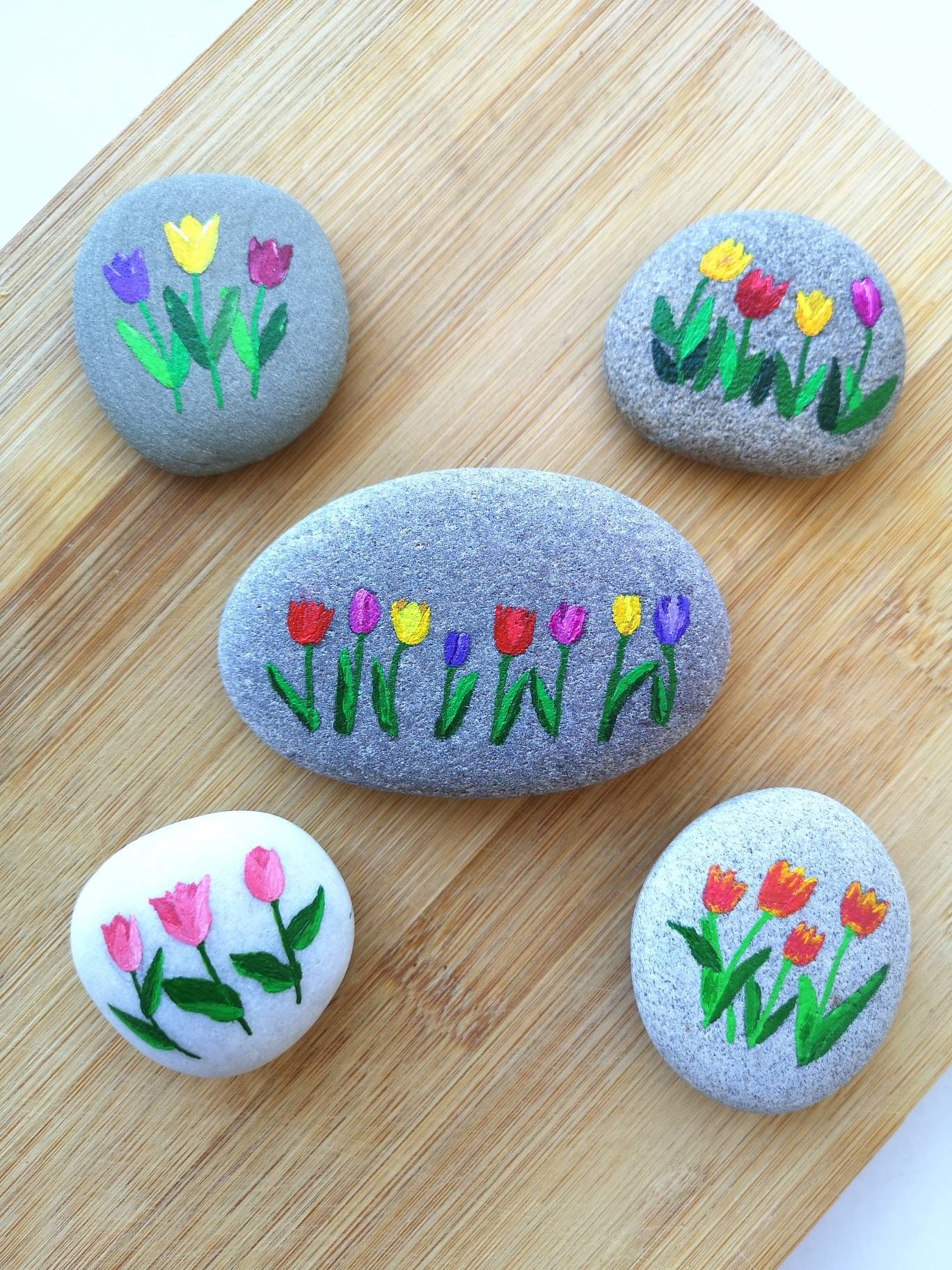 Painted Stones, Painted Tulip Stones, Painted Flower Stones, Painted ...