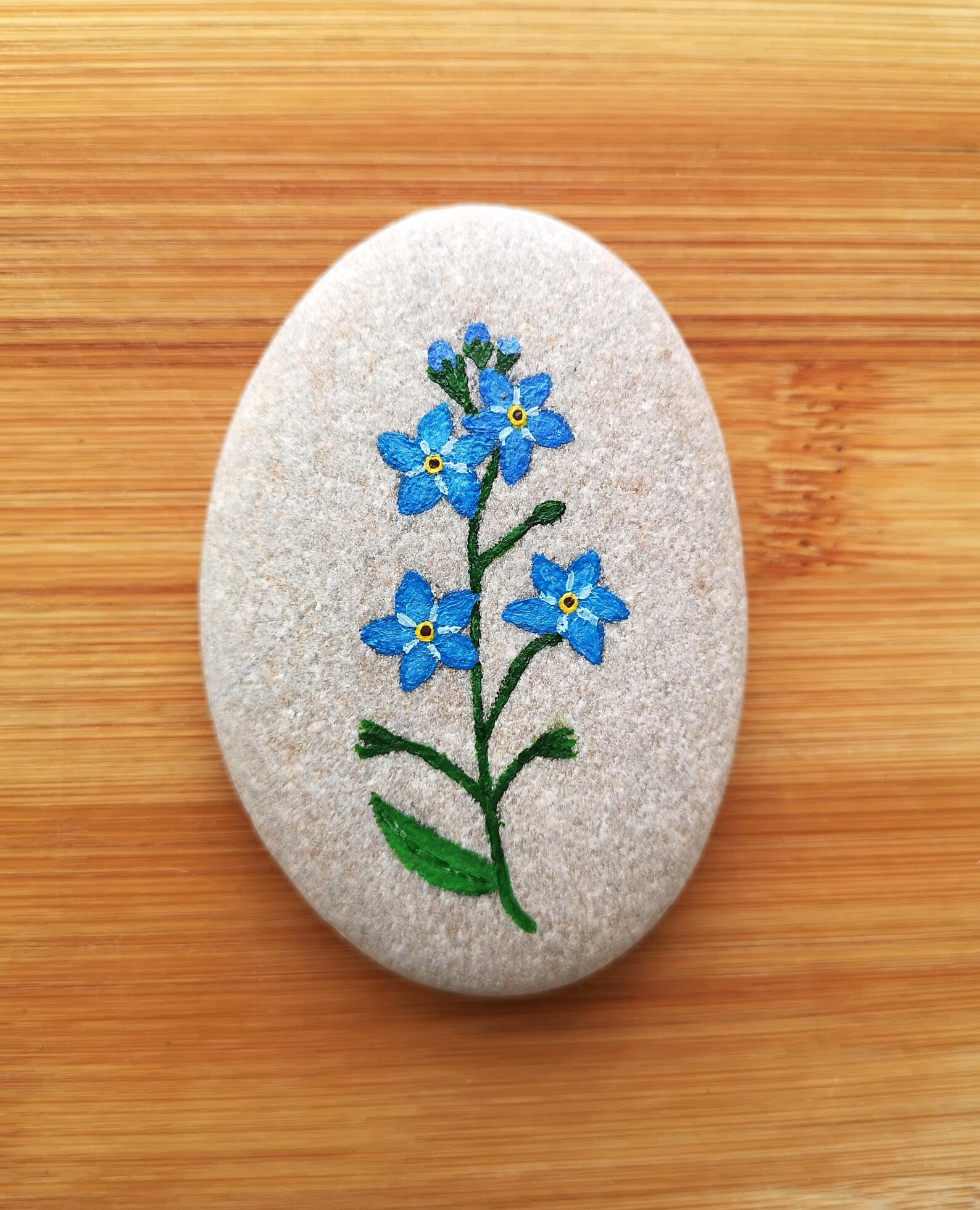 Painted Stones, Painted Forget Me Not Stones, Painted Flower Stones ...