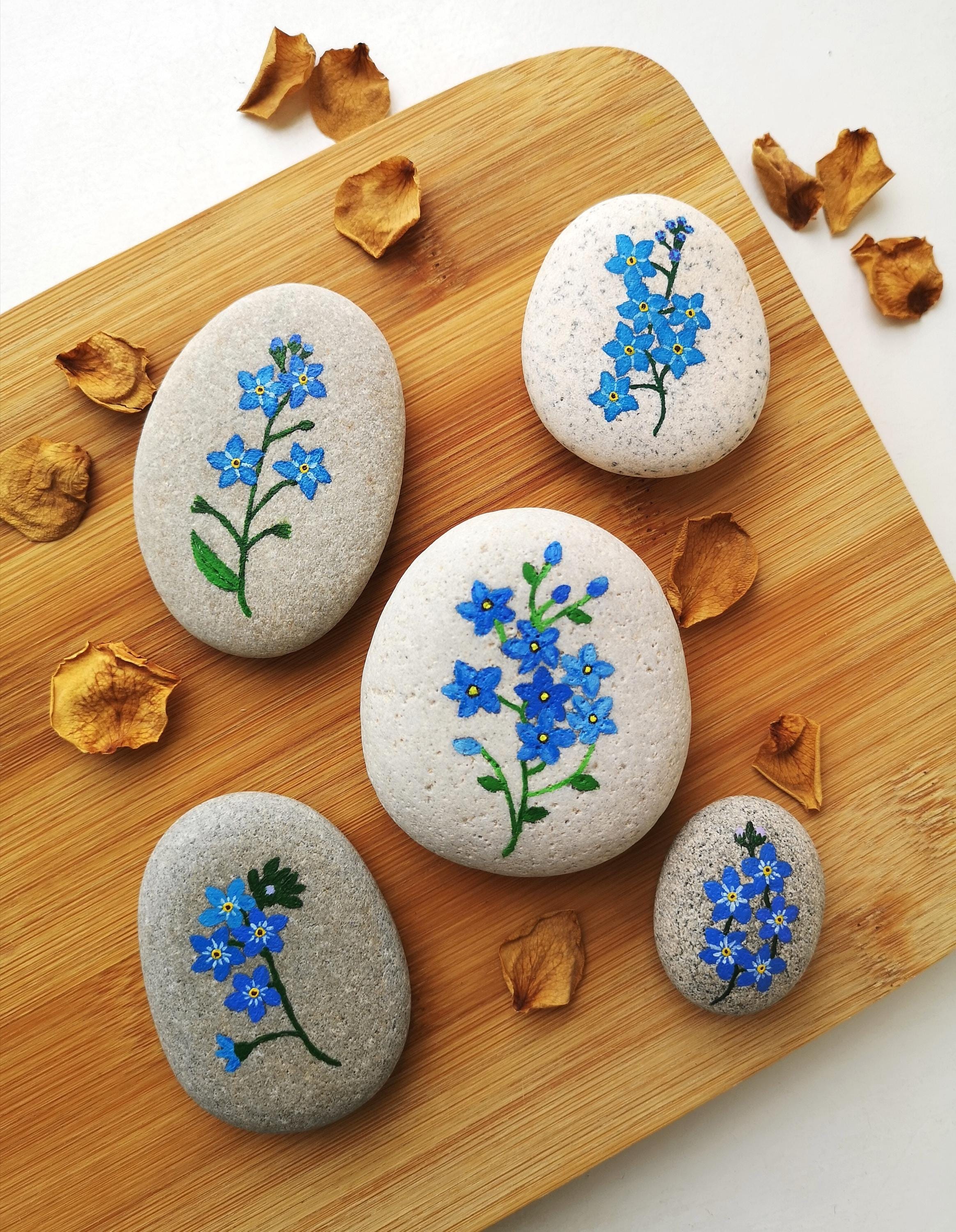 Painted Stones, Painted Forget Me Not Stones, Painted Flower Stones ...