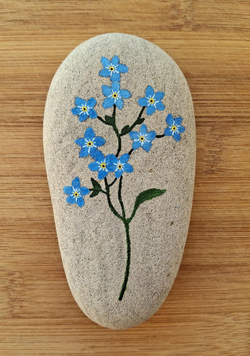 Painted Stones, Painted Forget Me Not Stones, Painted Flower Stones ...