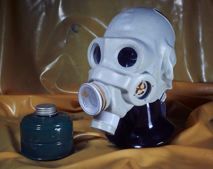 Vintage Hungarian M70 Gas Mask, 40mm Filter Included. - Etsy