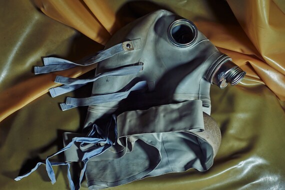 Vintage & Very Rare Soviet SR1 Gas Mask for Head Wound Cases | Etsy