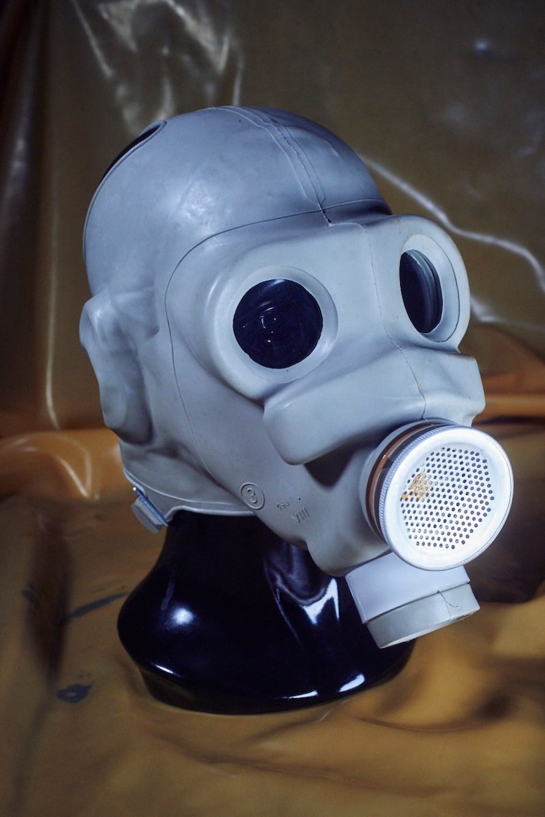 Vintage Hungarian M70 Gas Mask 40mm Filter Included. - Etsy Australia