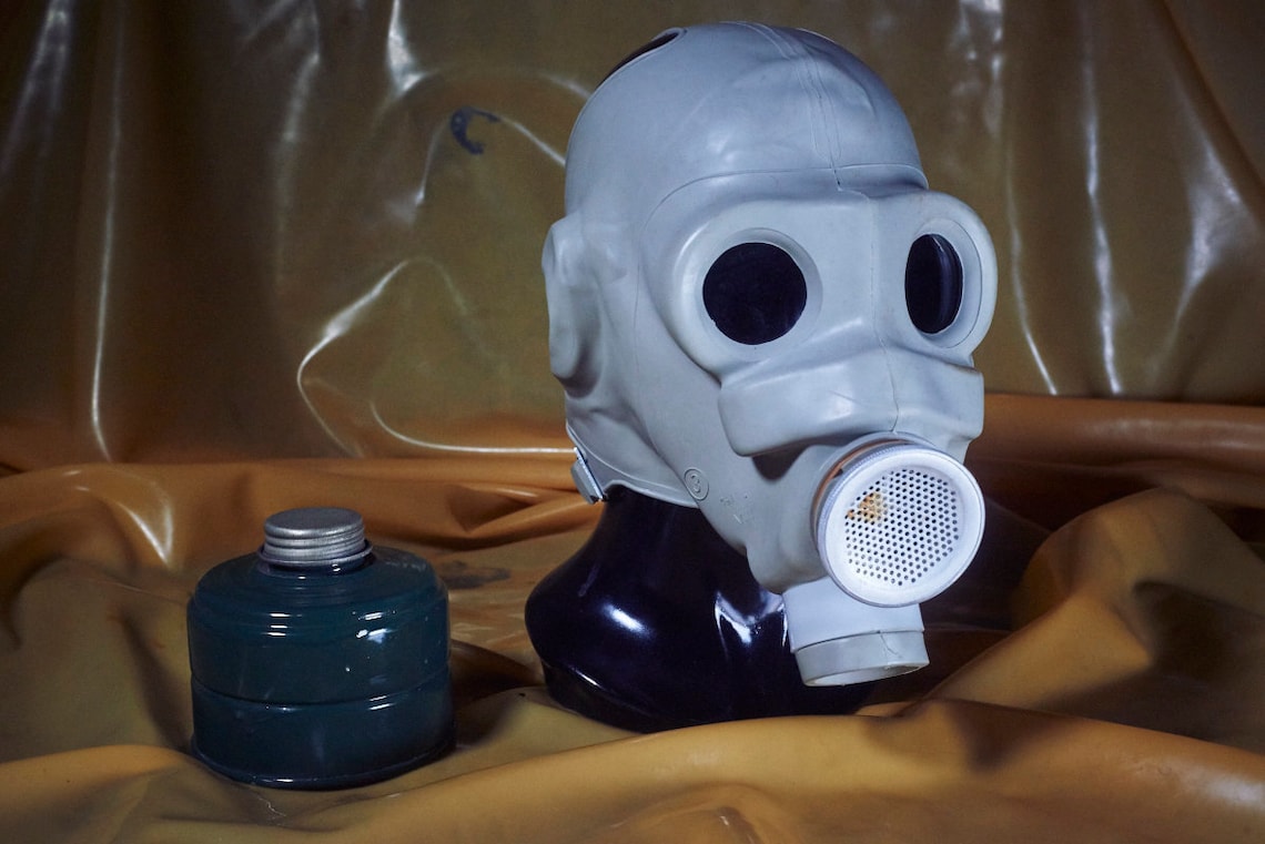 Vintage Hungarian M70 Gas Mask 40mm Filter Included. - Etsy