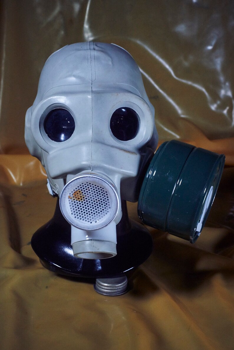 Vintage Hungarian M70 Gas Mask 40mm Filter Included. | Etsy