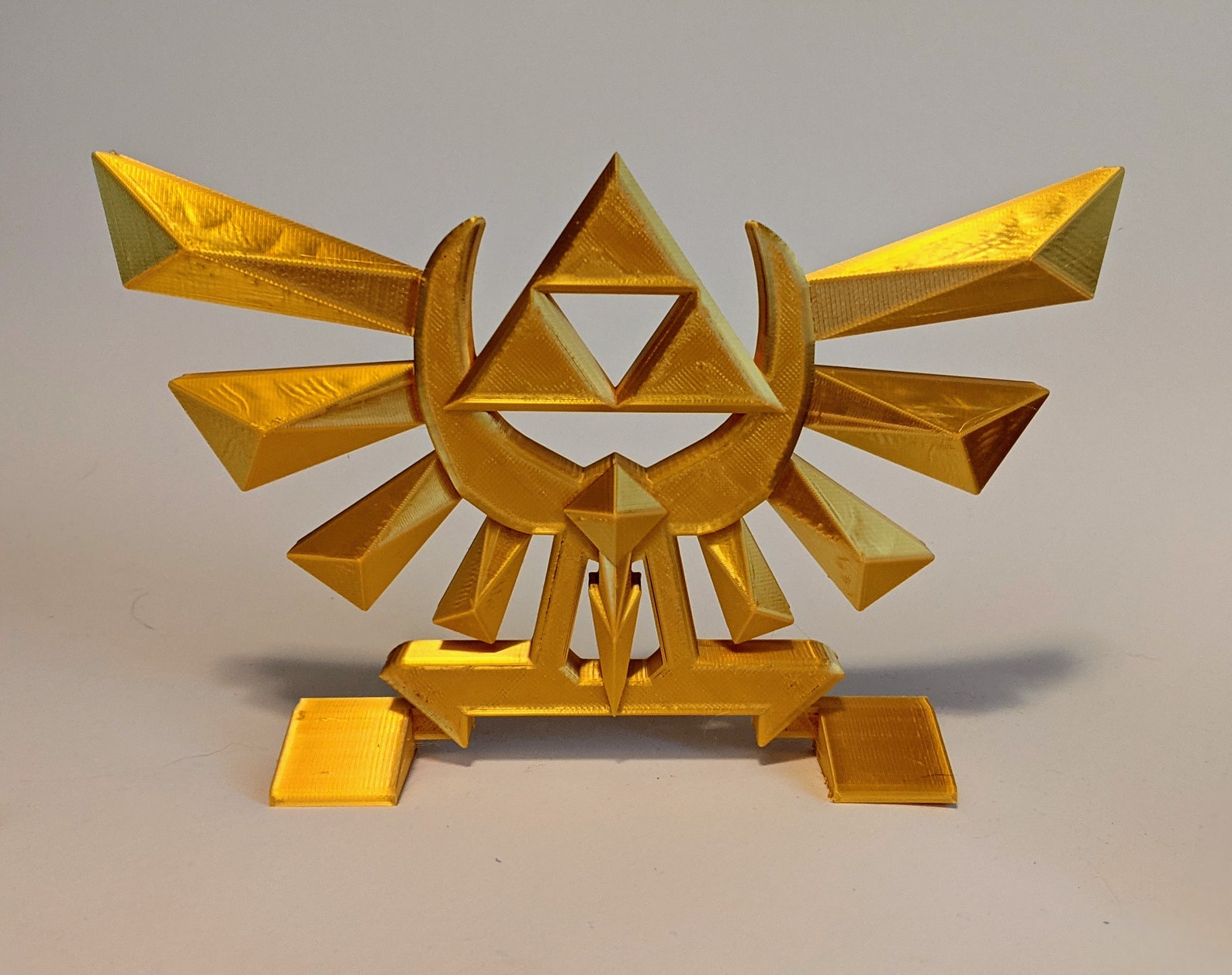 Zelda Hyrule's Crest Stand Cake Topper - Perfect for Gaming Enthusiasts ...