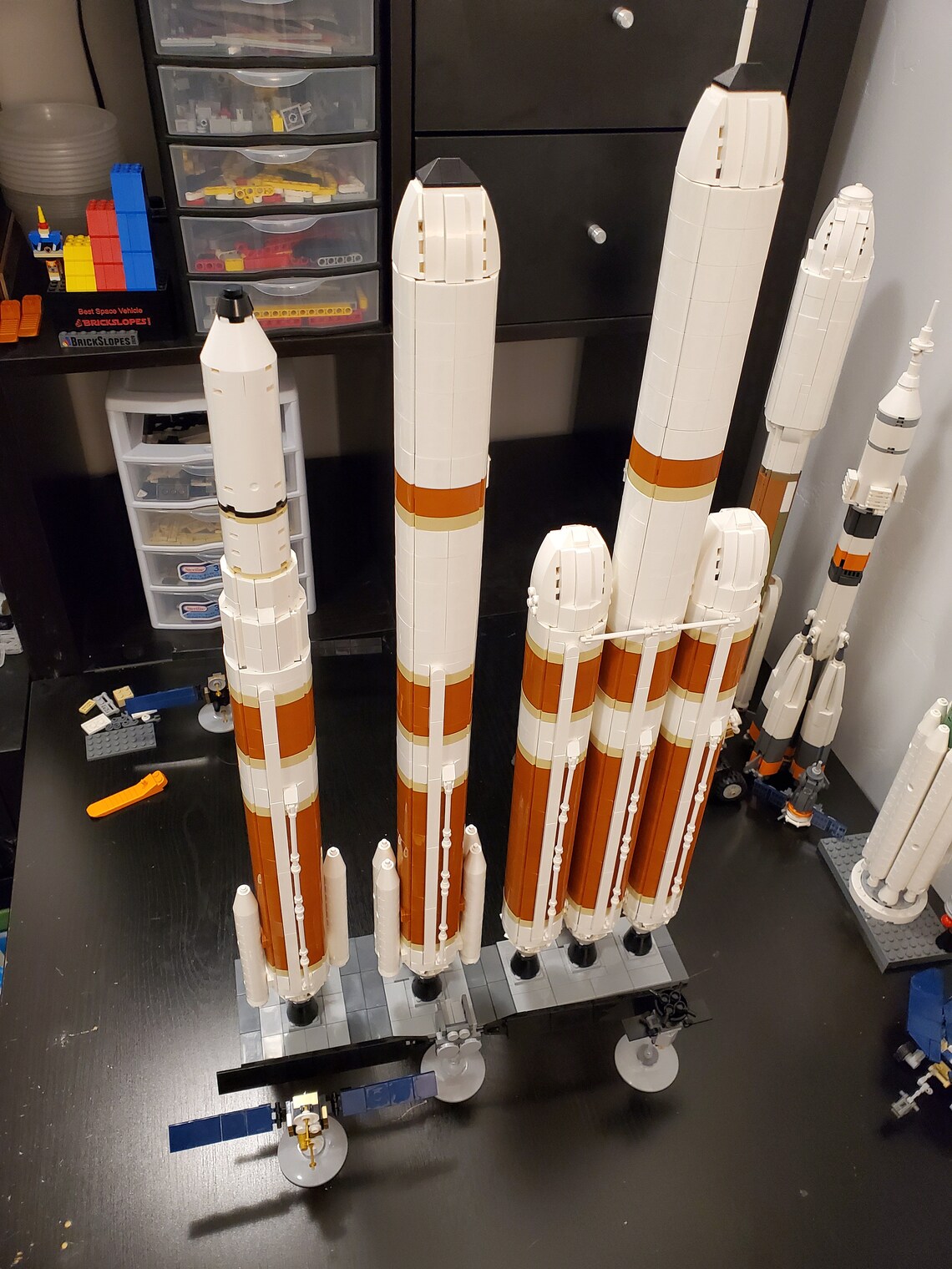 Lego Delta IV Evolved Expendable Launch Vehicle family 1:110 | Etsy Lego Delta IV Evolved Expendable Launch Vehicle family 1:110 | Etsy