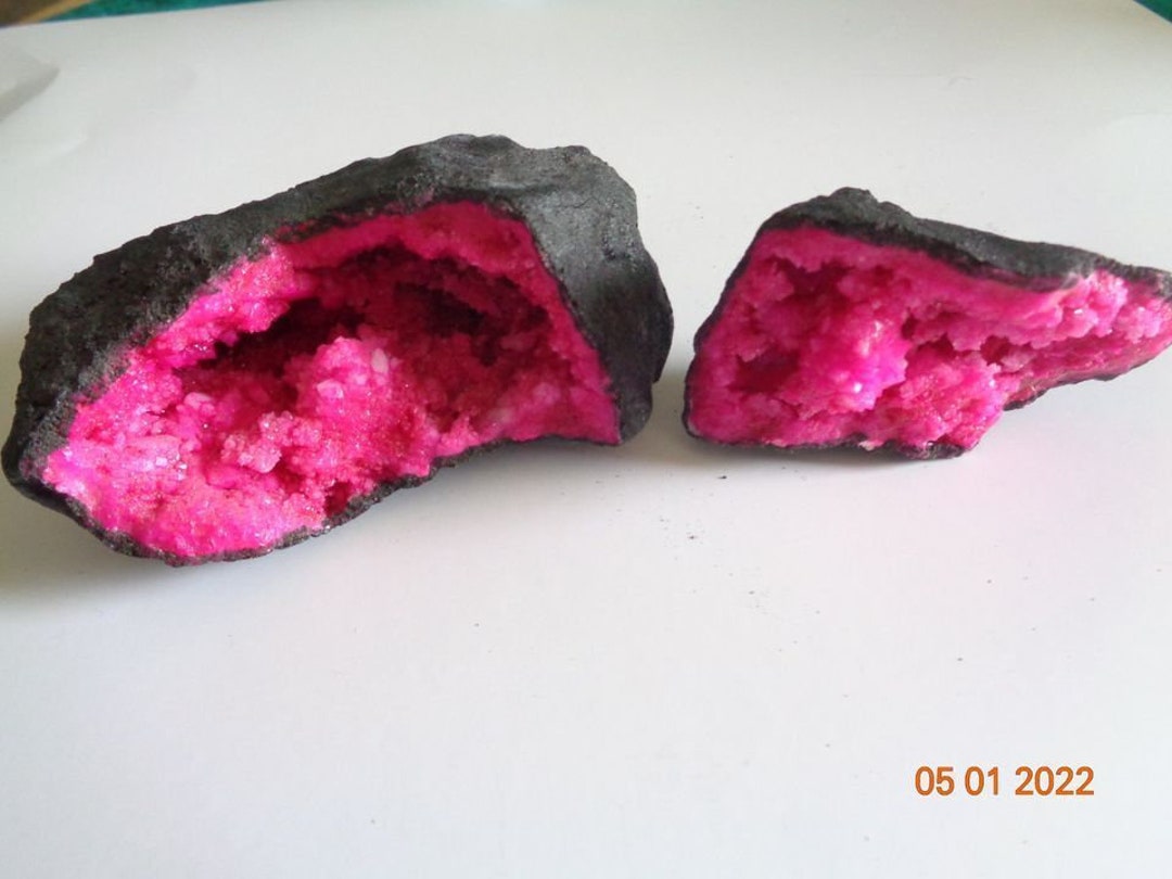 Stunning Pink Dyed Geode Black Outside Pink Inside - Etsy