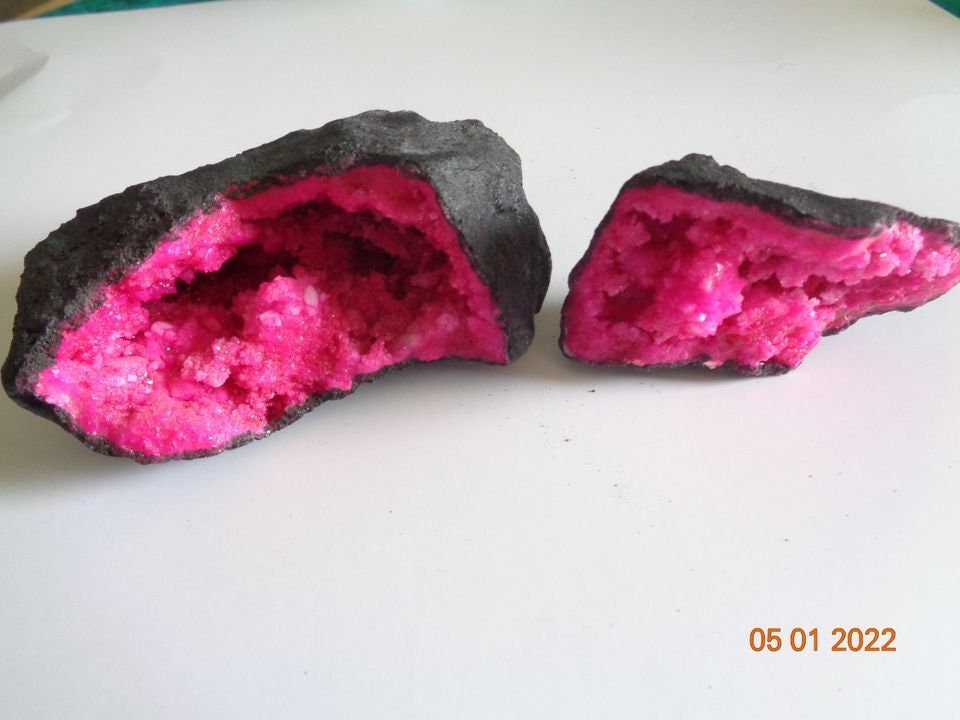 Stunning Pink Dyed Geode Black Outside Pink Inside - Etsy
