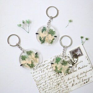 Keychain, Floral Keychain, Dried Flower Keychain, Gift for Her, Pressed ...