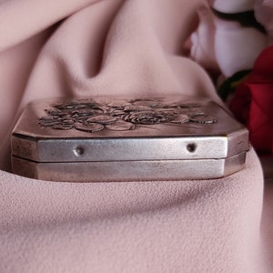 Vintage Compact Powder With Voluminous Roses Brass Powder Box - Etsy