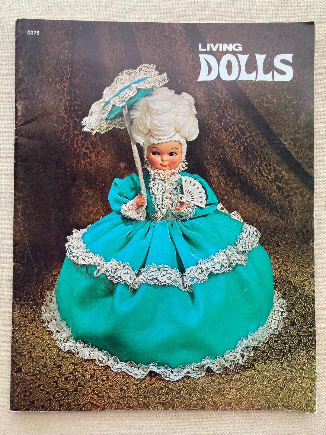 Living Dolls by Gloria Barnhart (1972) Vintage Booklet - Etsy Österreich