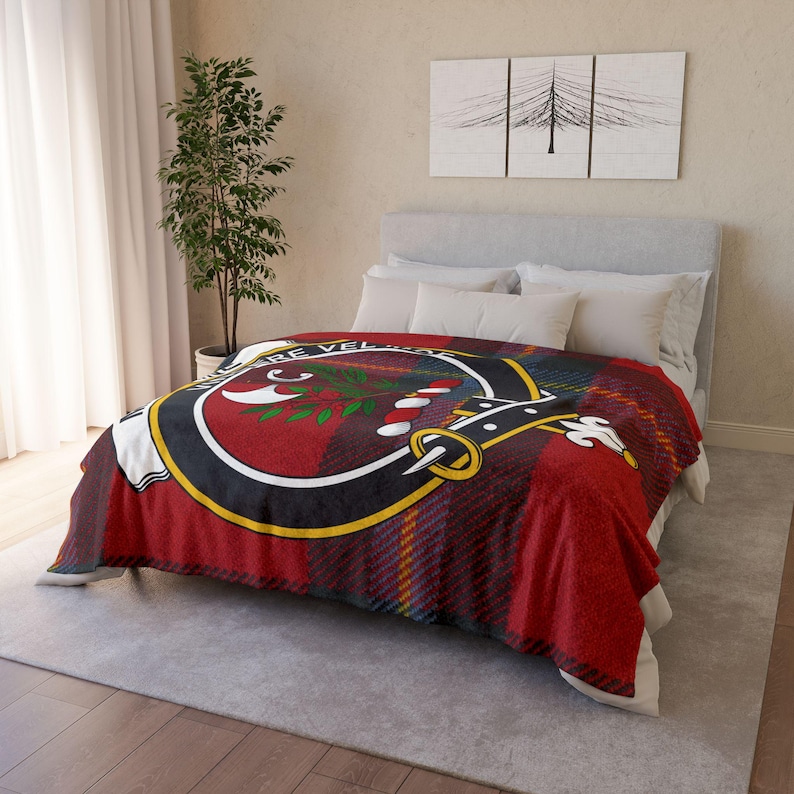 Manta de tartán con el escudo del clan escocés Maclaine, estilo ...