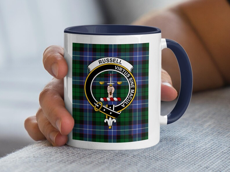 Russell Clan Tartan Insignia, Family Crest, Scottish Heraldry, Coat of ...