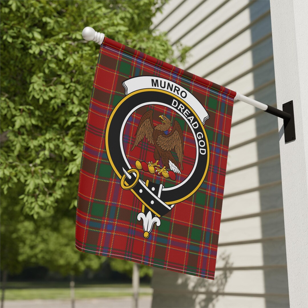 Munro Clan Crest Garden Flag, Scottish Tartan Banner, Outdoor Clan Flag ...