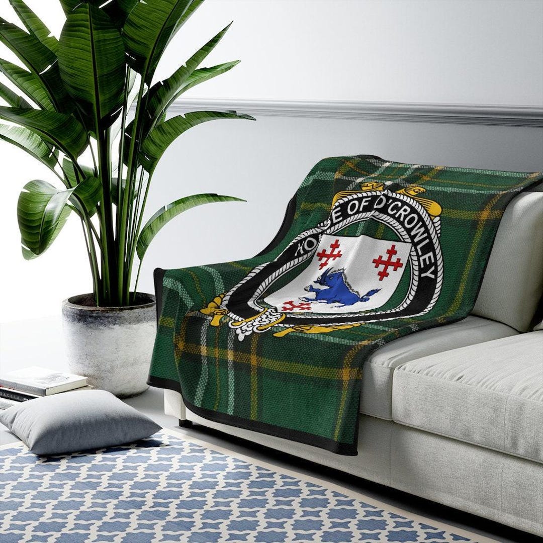 House of O'crowley Crest Irish Tartan Blanket, Irish Surname Crest ...