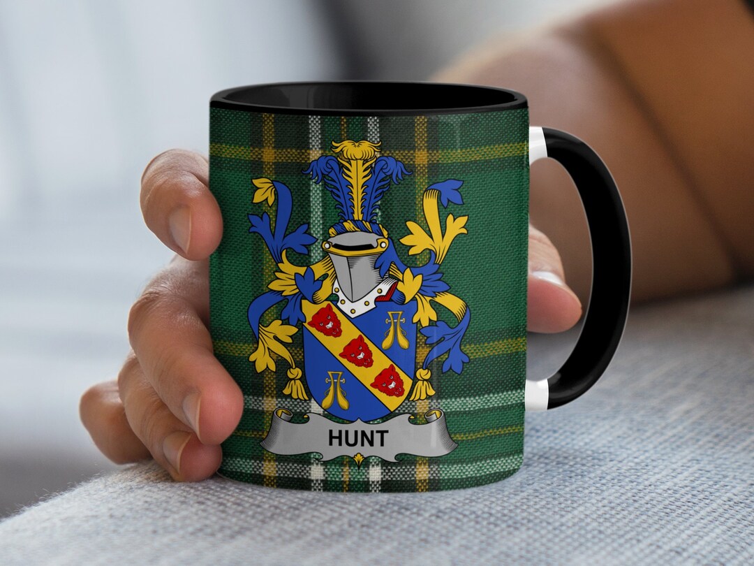 Hunt Coat of Arms Mug, Irish Surname, Family Crest, Tartan Background ...