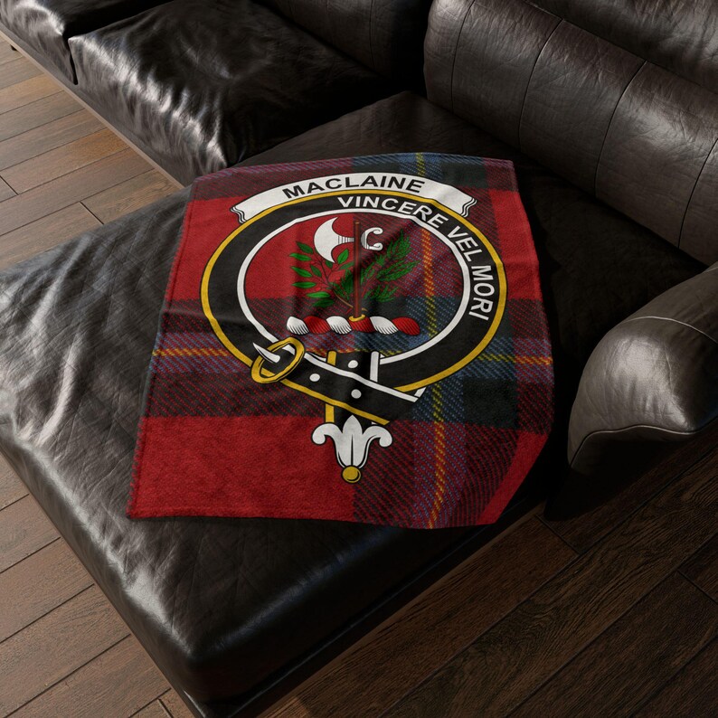Manta de tartán con el escudo del clan escocés Maclaine, estilo ...
