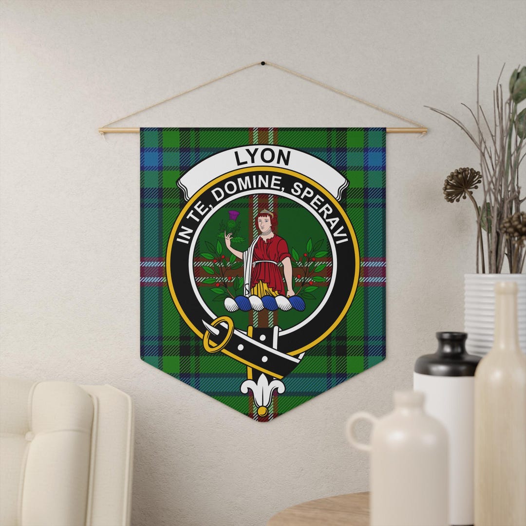 Lyon Scottish Clan Crest Tartan Pennant: Heritage, Heraldic ...