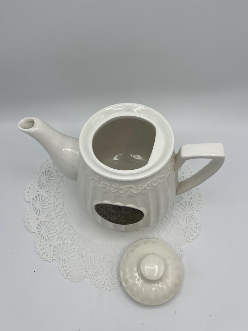 THL Ceramic Embossed Teapot. 32 OZ Capacity. Decorative Ridges on the ...
