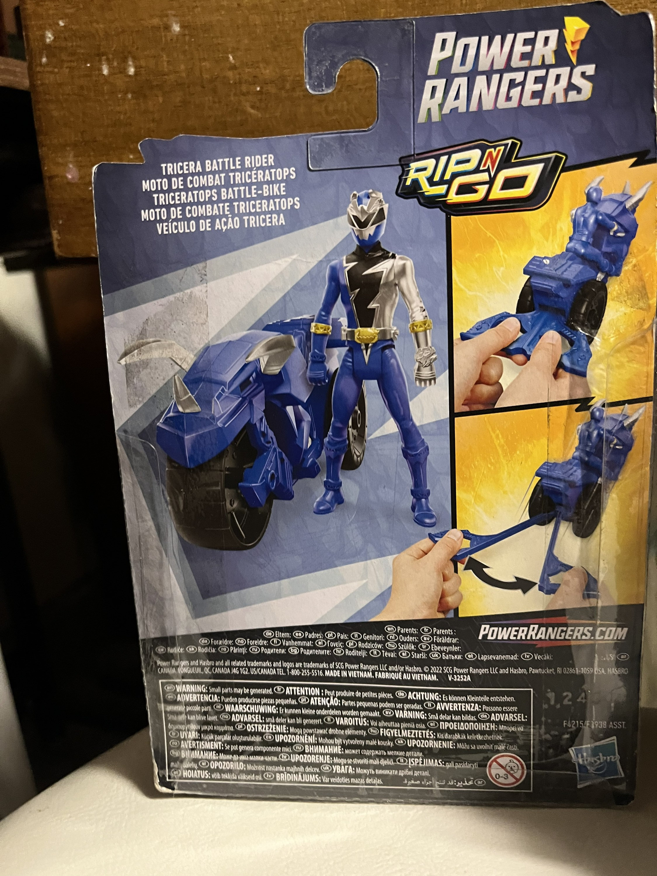 Power Rangers Rip N Go Sabertooth Battle Rider and Dino Fury Ranger ...