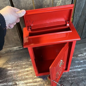 Royal Mail Wall ER Postbox Letter Box Queen Elizabeth Tribute Post Box ...