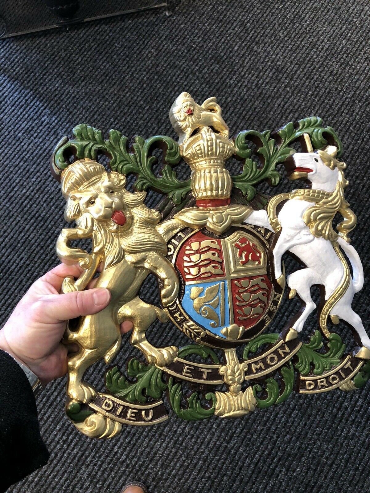 Royal Coat of Arms Cast Metal Sign Queens Jubilee Plaque Royal Crest ...