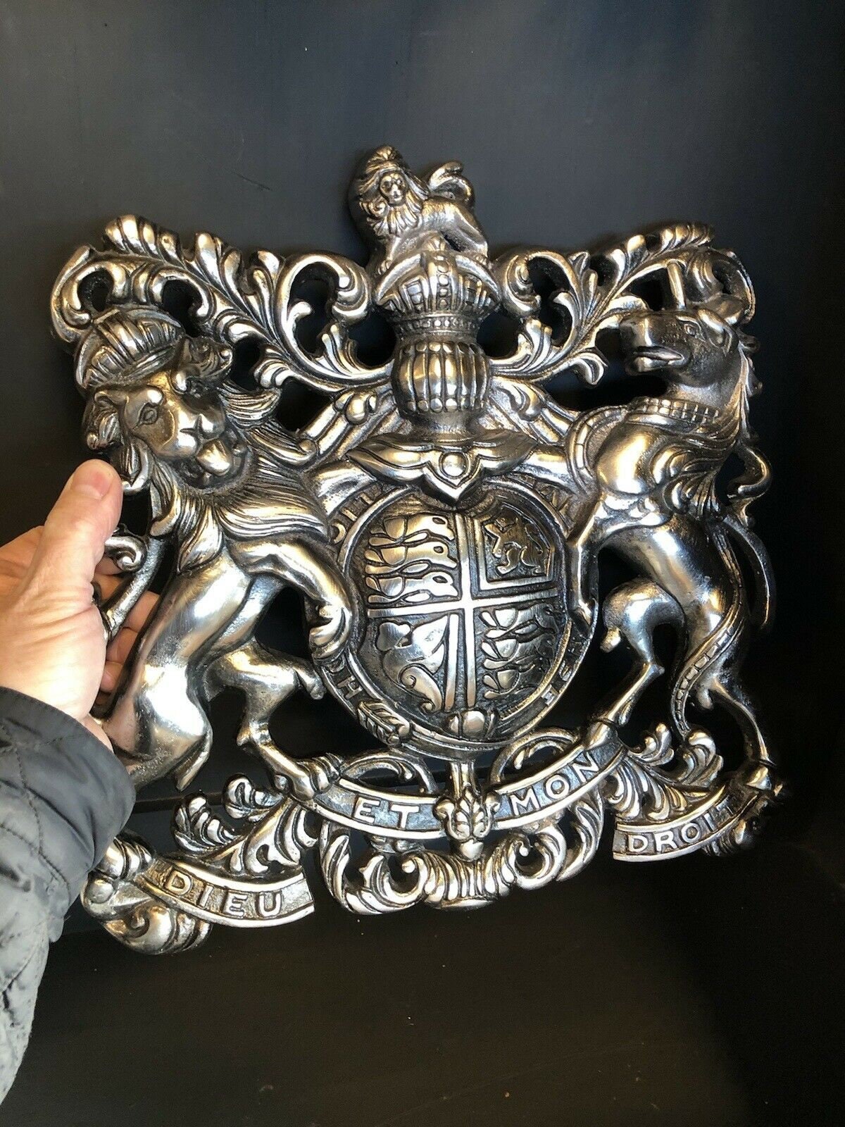 Royal Coat of Arms Pewter Silver Finish Queens Jubilee Metal Plaque ...