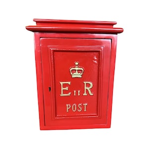 Royal Mail Wall ER Postbox Letter Box Queen Elizabeth Tribute Post Box ...
