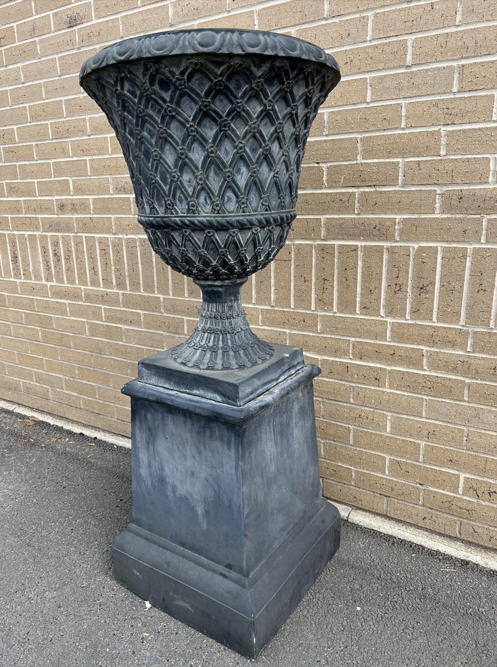 Grey Urn and Plinth Antique Grey Stone Painted Urns Resin Fibreglass ...