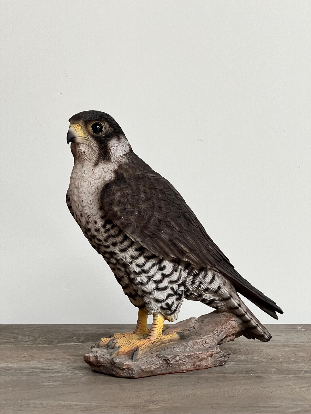 Falcon Bird Resin Figure Realistic Sculpture Peregrine Falcon Garden ...