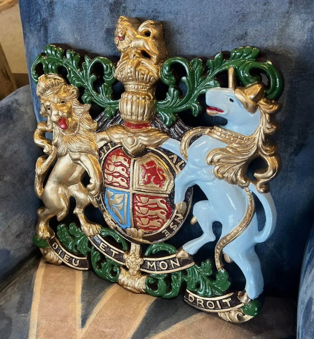 Royal Coat of Arms Cast Metal Sign Queens Jubilee Plaque Royal Crest ...