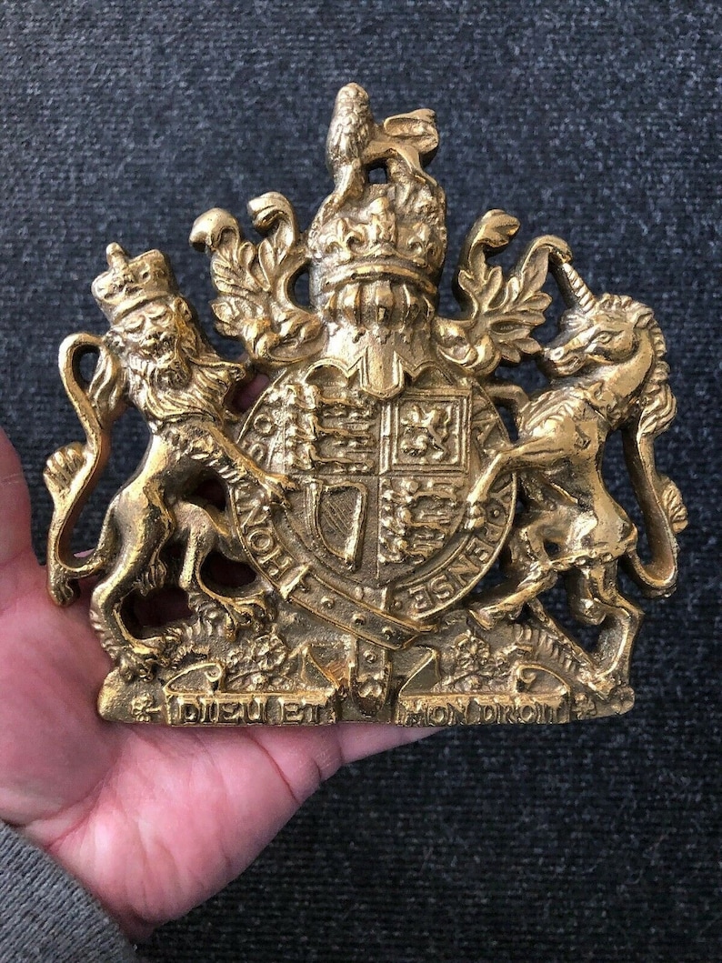 Royal Coat of Arms Queens Memorial Brass Sign Plaque Royal Crest Wall ...